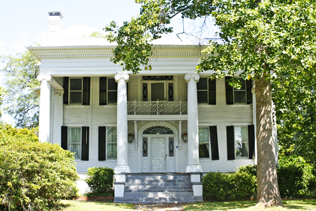 plantation homes – In the Vintage Kitchen: Where History Comes To Eat