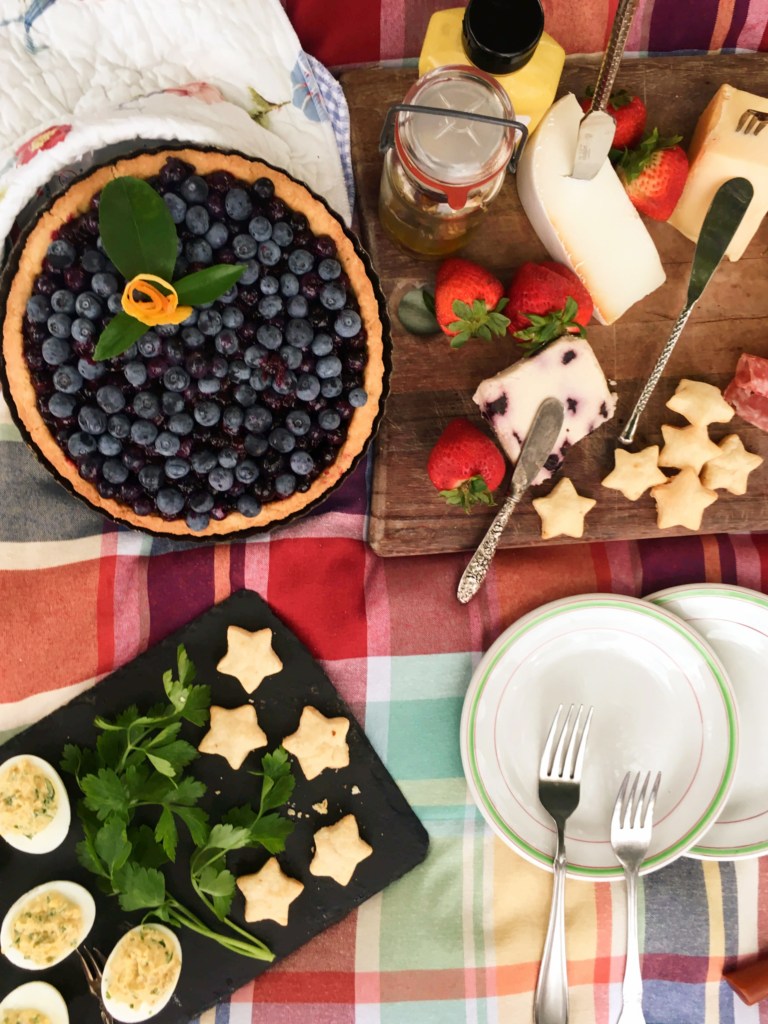 The Art of the Vintage Picnic – In the Vintage Kitchen: Where History ...