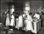 Back to School: 31 Photographs of 20th Century Cooking Classes – In the ...