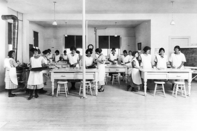 Back to School: 31 Photographs of 20th Century Cooking Classes – In the ...