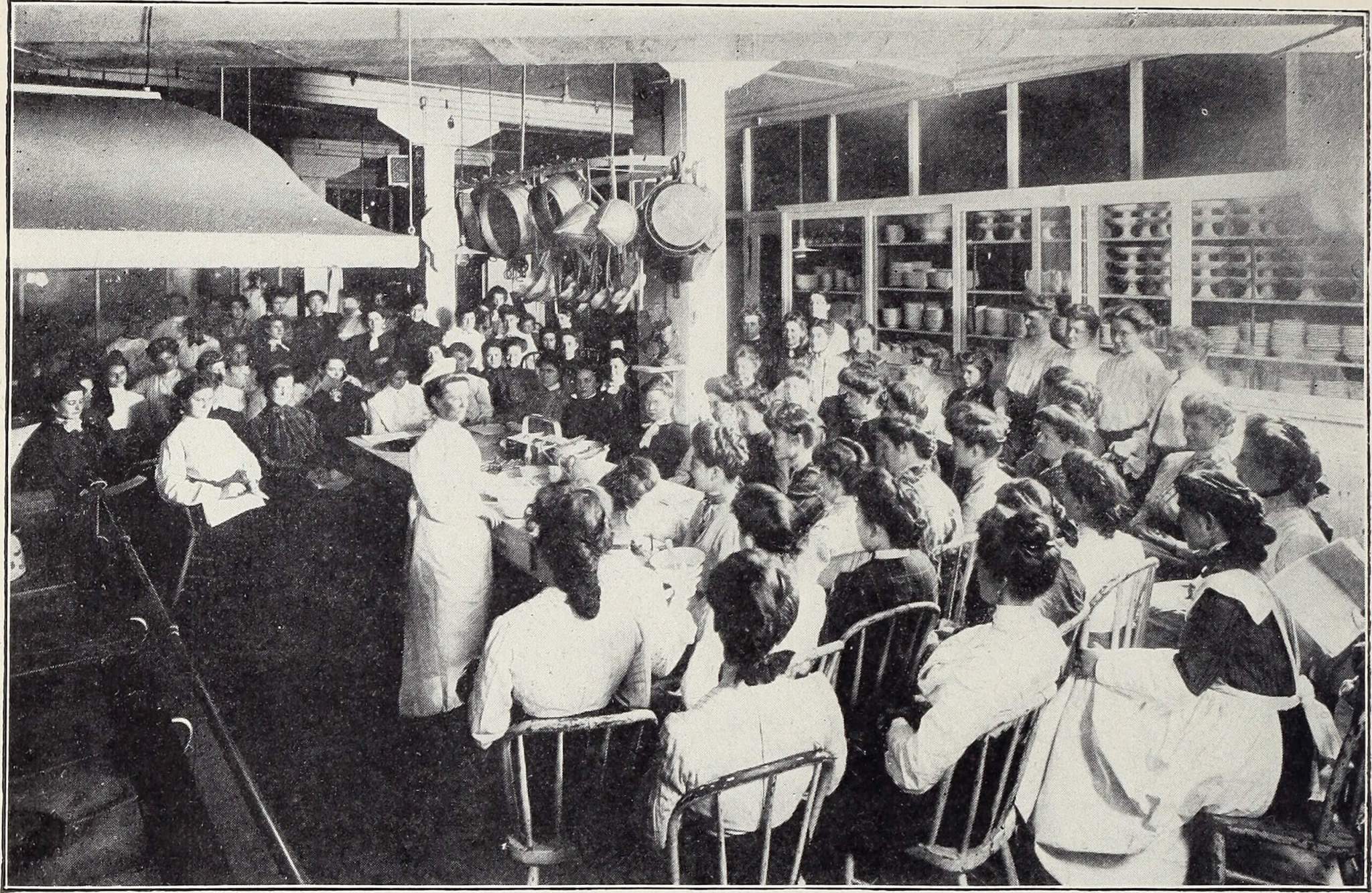 Back to School: 31 Photographs of 20th Century Cooking Classes – In the ...