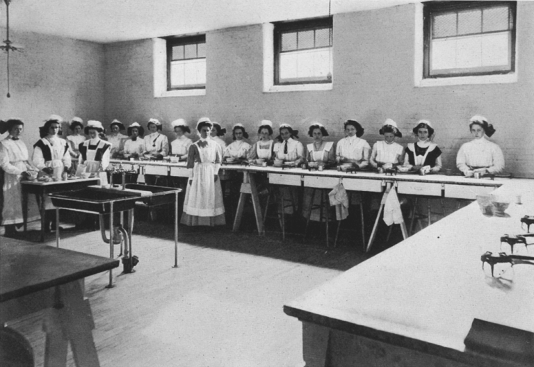 Back to School: 31 Photographs of 20th Century Cooking Classes – In the ...
