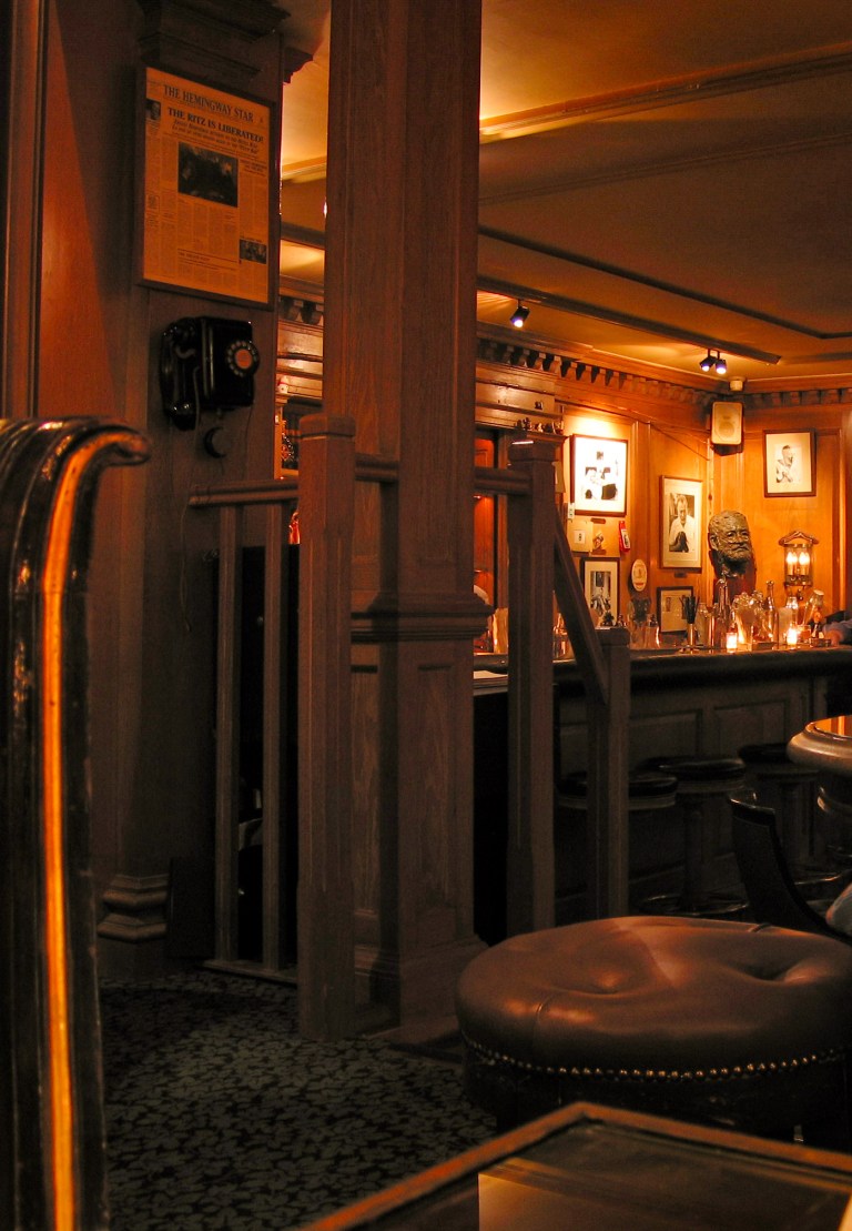 Bar Hemingway’s Ritz 75: A Vintage Champagne Cocktail from Paris – In ...